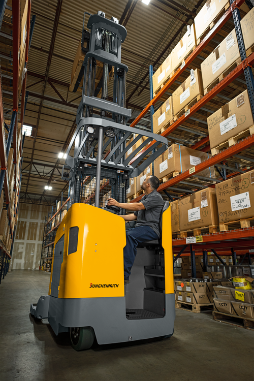 Jungheinrich® ETR 420 - ETR 416d Pantograph Reach Truck 3,500 and 4,500 ...